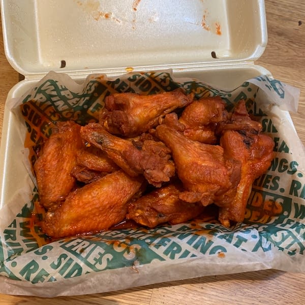 Wingstop: Original Hot [QUARANTINE EDITION] – Windy City Wings
